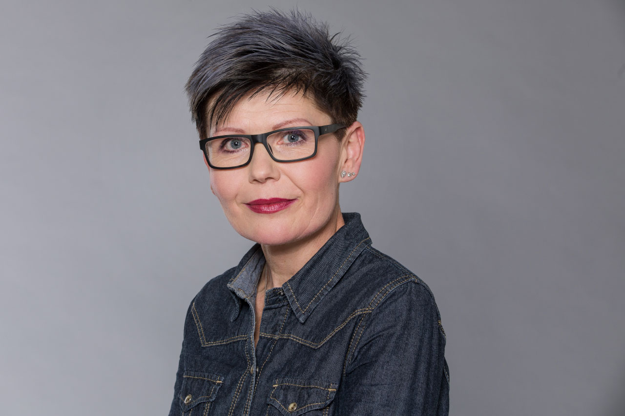 Soutěžící: Pavlína — Peče celá země — Česká televize